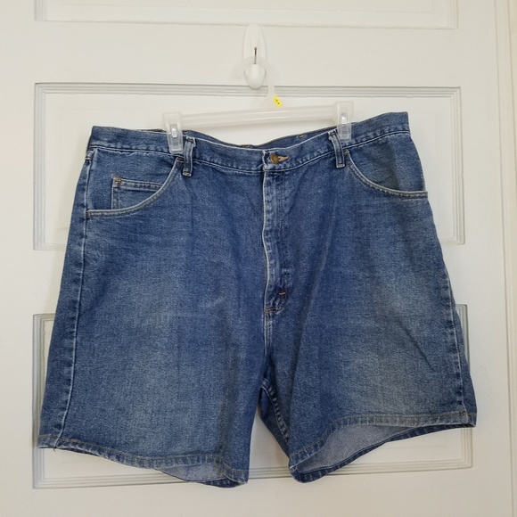 Wrangler | Shorts | Wrangler Relaxed Fit Denim Shorts Size 42 | Poshmark